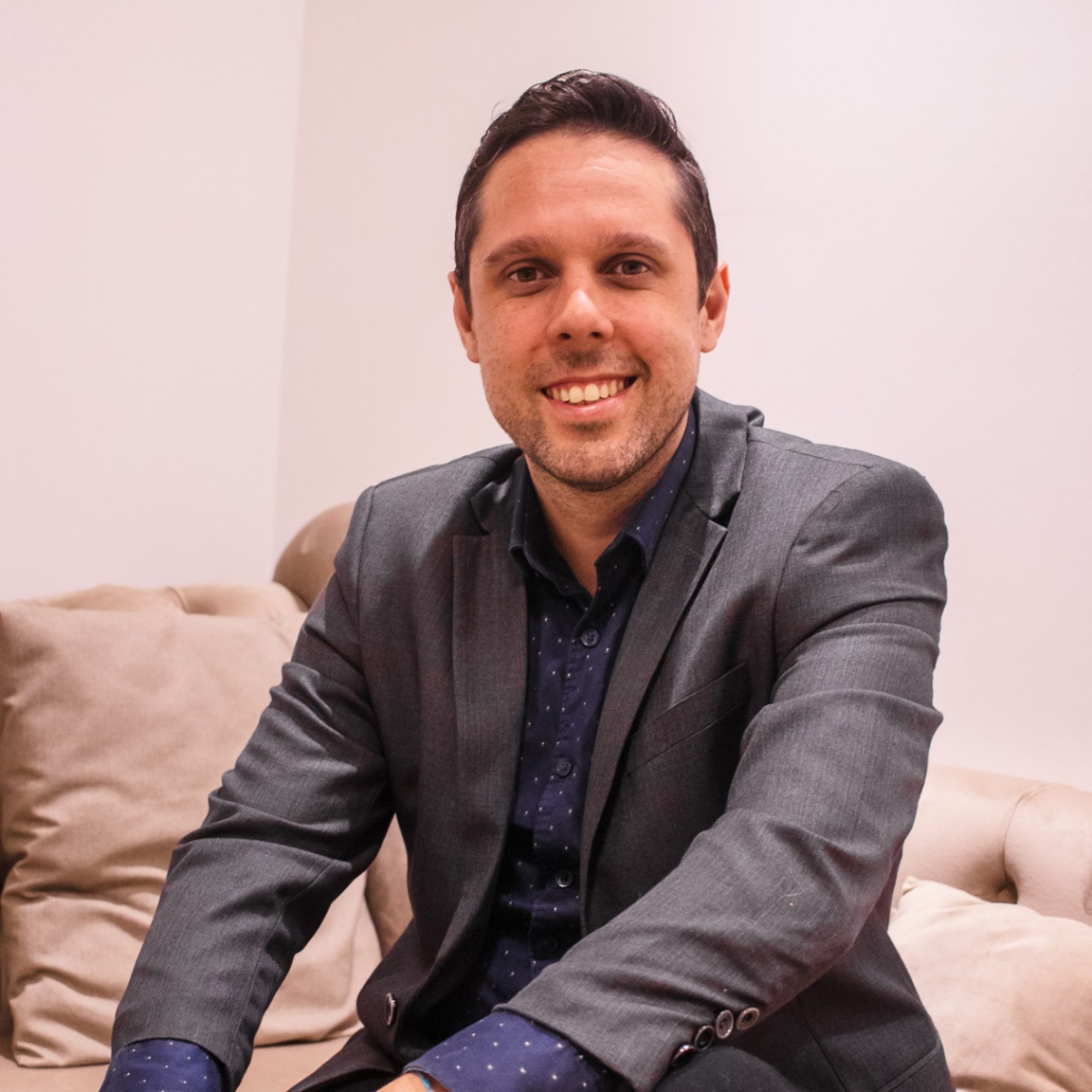 Rafael Wielewski Professor De Hipnose Clínica E Pnl On Aura