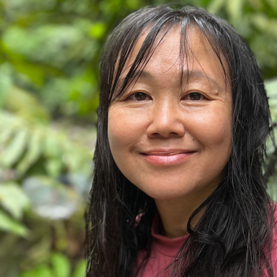 Nathaly Chow Lan - Professeure de yoga et de méditation on Aura